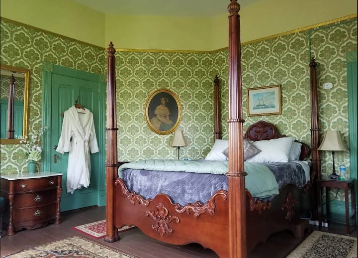 Starrett House-ann's Parlor #4 - Port Townsend, WA