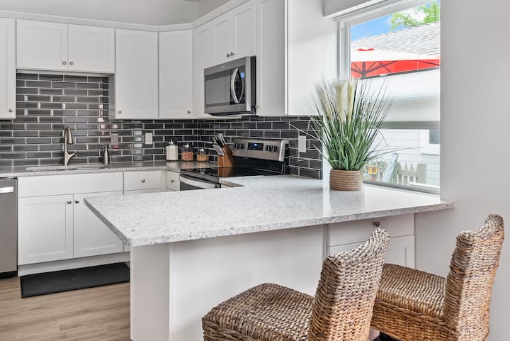 New Dwtn Luxury King Bed, Full Kit, Gate, Ev Chg - Paso Robles, CA