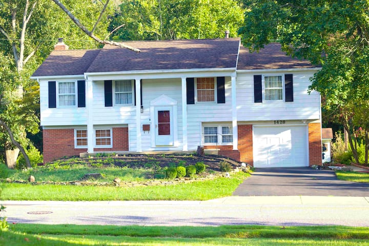 Beautiful Home Away From Home - Largo, MD