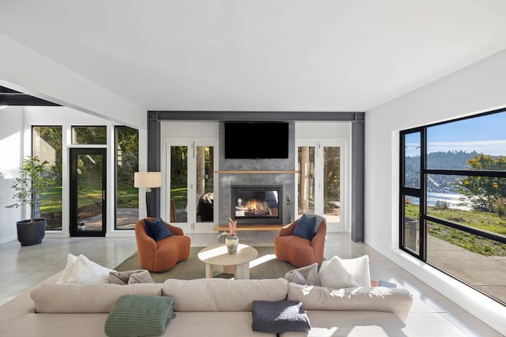 Charming Getaway In Gig Harbor - Gig Harbor, WA