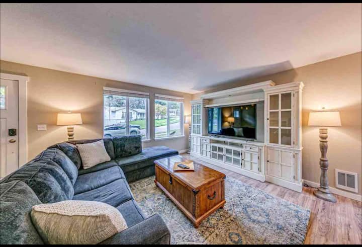 Quaint Getaway In Tacoma - Gig Harbor, WA