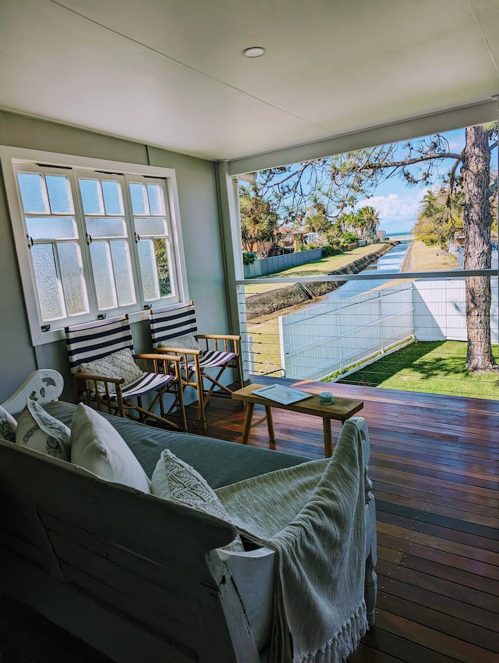 Mandalay By The Sea - 2 Bed 1 Bath - Brisbane Entertainment Centre