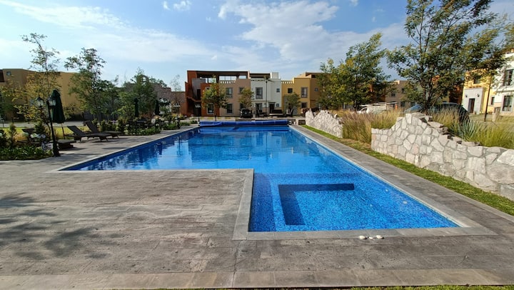Beautiful Home: Style, 3br, Pool, Gym, Game Room - Querétaro