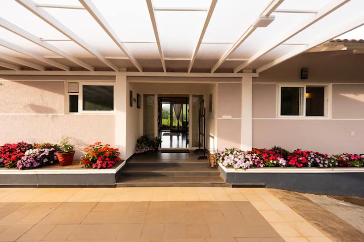 Ibex Resorts, Kotagiri - Bear - Mettupalayam
