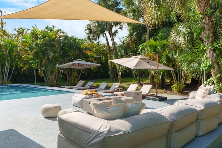 Huge Heated Pool Villa W/ Gameroom - Fort Lauderdale, FL