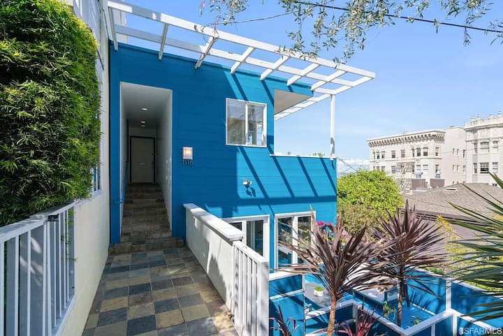 Russian Hill Panoramic Bay View - San Francisco, CA