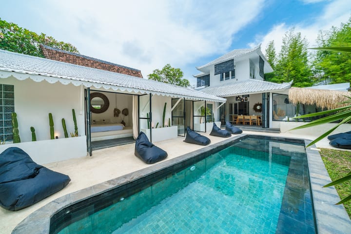 Beautiful Tropical 4br Villa In Seminyak! - Seminyak