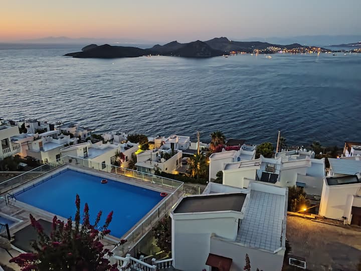 Muhteşem Deniz Manzaralı Dubleks Villa - Gümüşlük