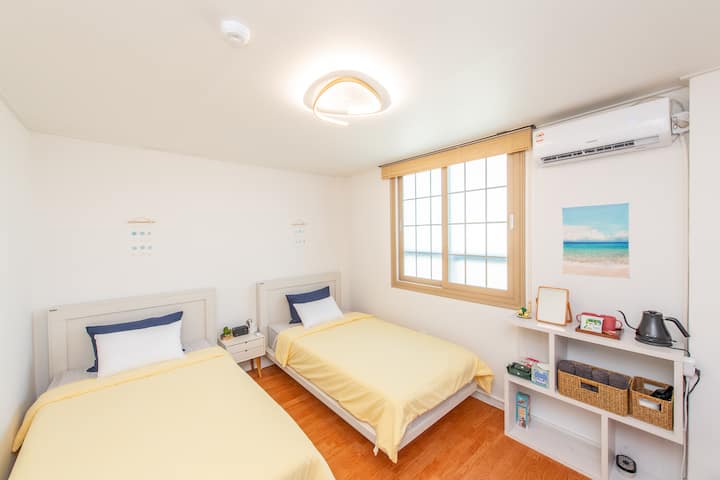 201호_돌코롬성산2호점#트윈베드룸#오픈특가이벤트#연박할인 - South Korea