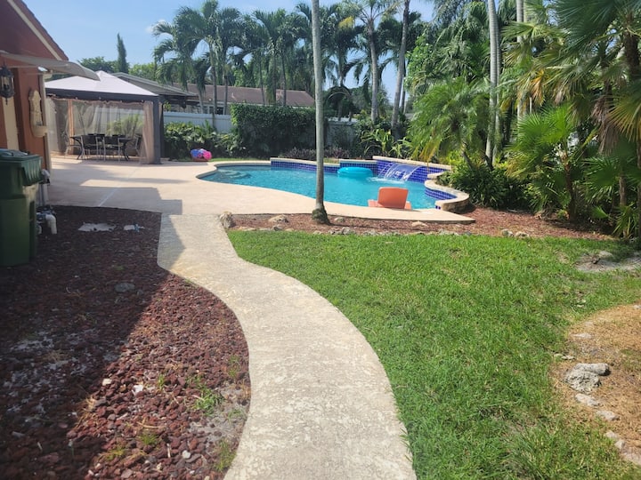 Luxury So-flo Oasis/ Private Entance - Cooper City, FL