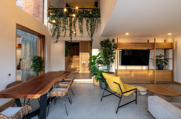 Stylish Provenza Penthouse W Ac & Lush Green Views - Medellín