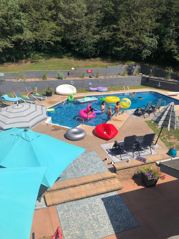 Large Recreational Retreat - Hudson, WI