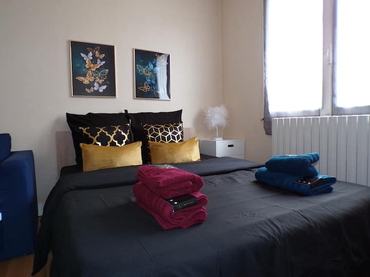 Suite Royale® Dans Votre Maison + Terrasse Privée - Montmorillon