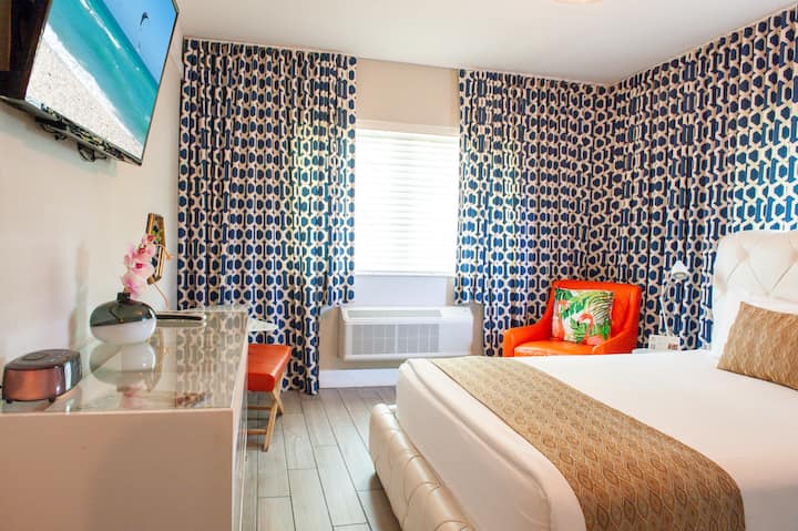 Miami Beach Stylish Room Queen Bed, Near The Beach - Miami Beach, FL