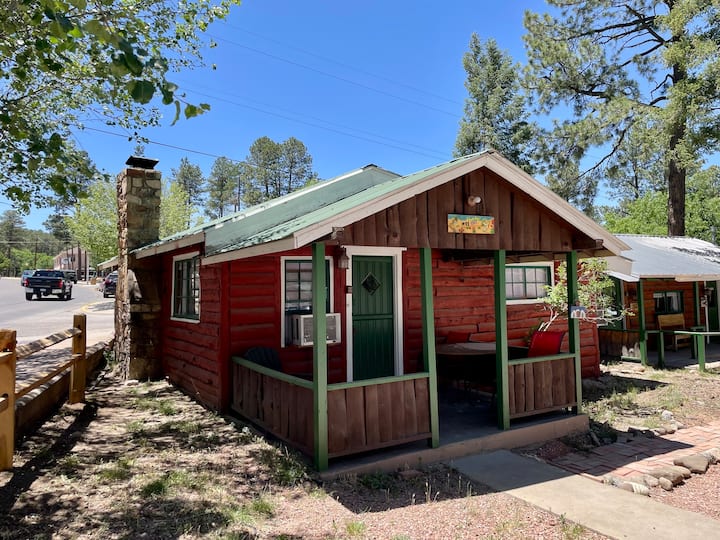 "Mustang" - Rustic Cabin @ Casey's Midtown Cabins - Ruidoso, NM