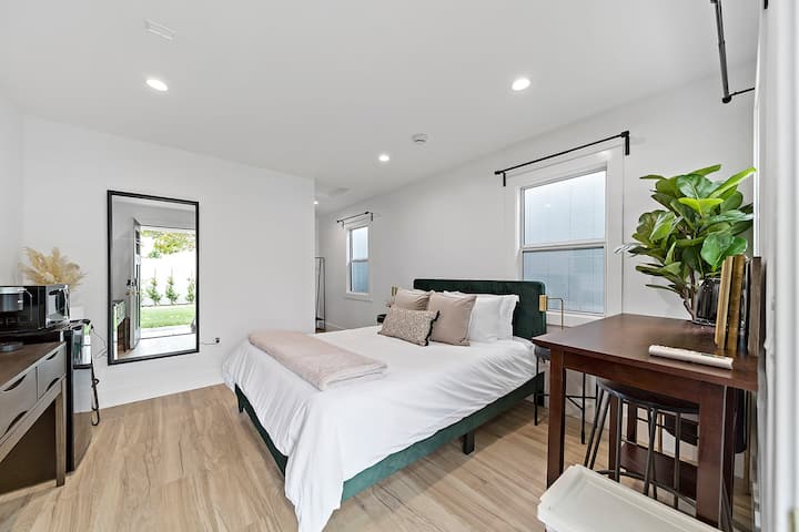 Stay Near Wb Studios | Walk To The Action! - North Hollywood - Los Angeles