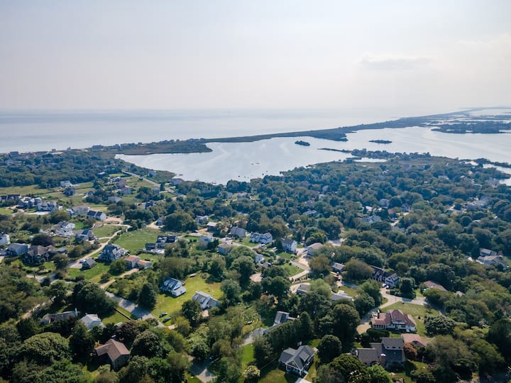 A Spacious Escape In Green Hill Beach - Charlestown, RI