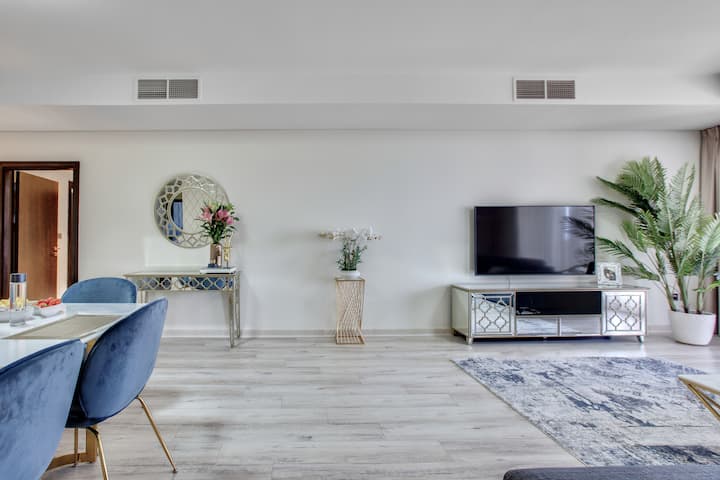 Bright & Spacious, Free Pool. Perfect For Families - Dubai