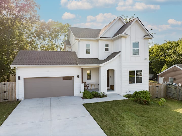 "Nashville Comfort" New, Modern, Backyard Zen - Nashville, TN