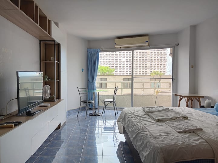 Jomtien Beach, Condo For Rent - Near Bus Station - Pattaya