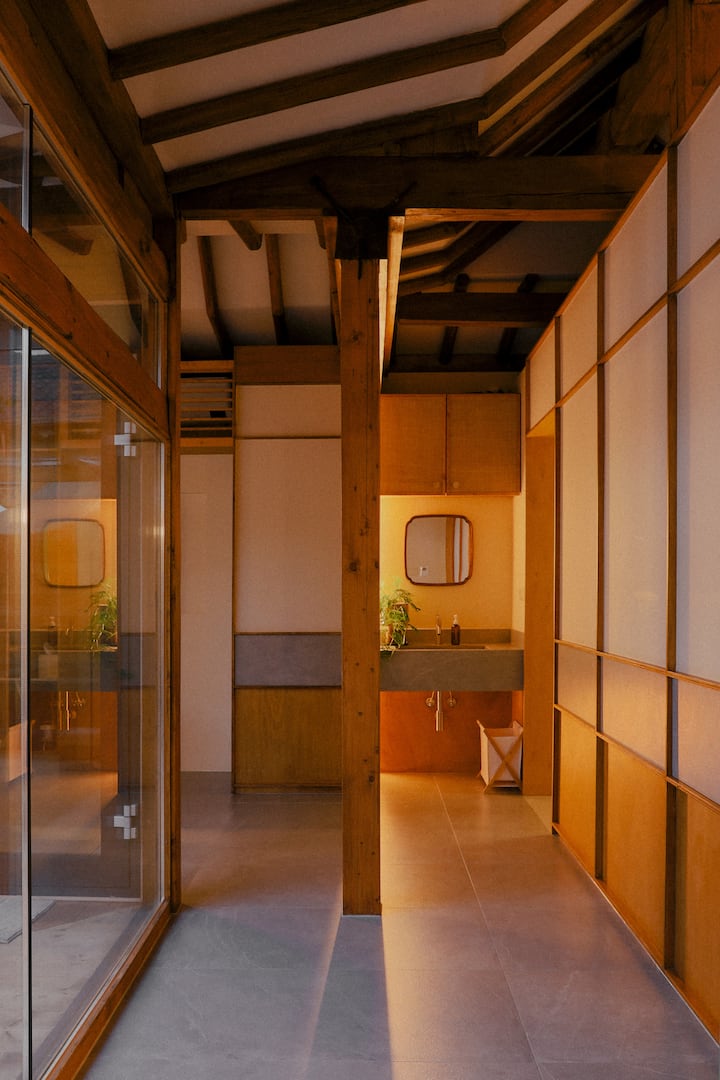 황리단길최초 가야금을 직접 연주하는 특별한 체험이 가능한 감성한옥스테이 오원스테이 - 대한민국