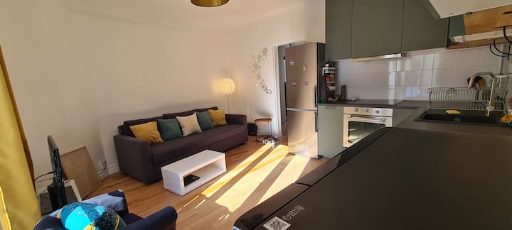 T2 De 38m2 Proche De La Mairie Du 18ème - Párizs