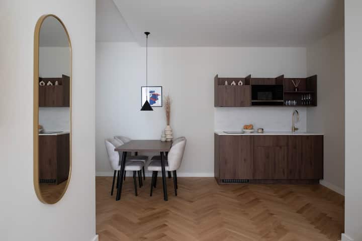 Newly Renovated Apartment With 1 Bedroom & Kitchen - Amsterdam