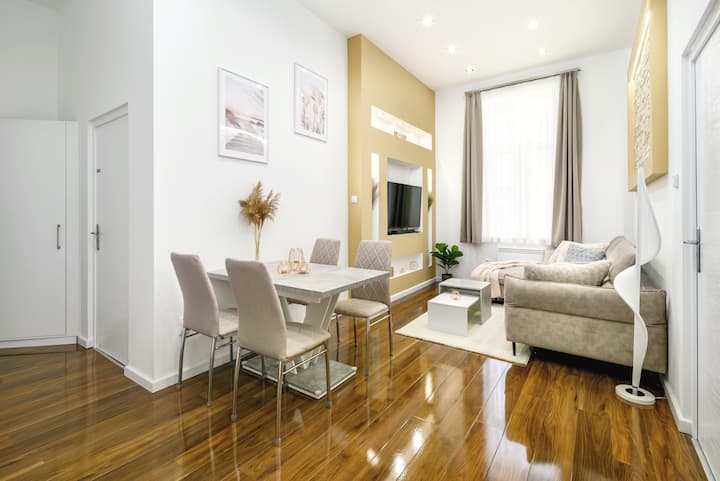 Urban Bunny Suite - Budapest