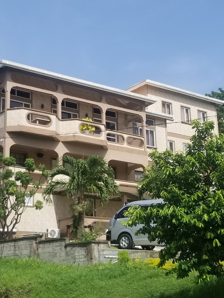 Campbell's Living Accomodation - Granada