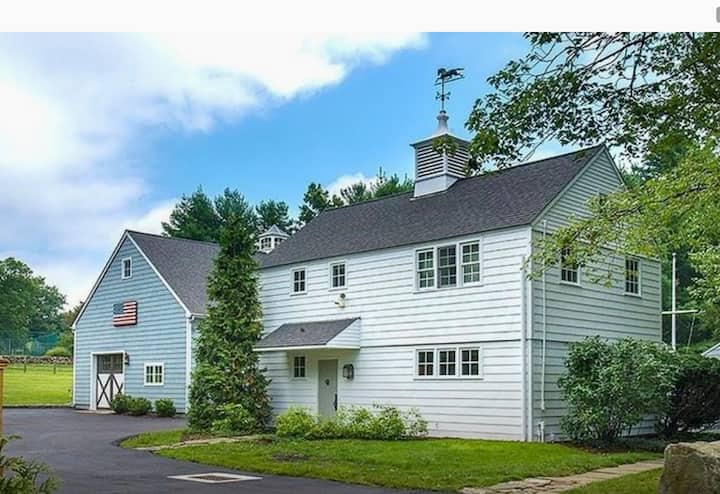 Carriage House Charmer - Fairfield, CT