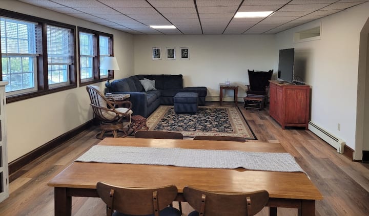 Lakeside Retreat W/ Kayaks & Peaceful Nature Views - Bellingham, MA