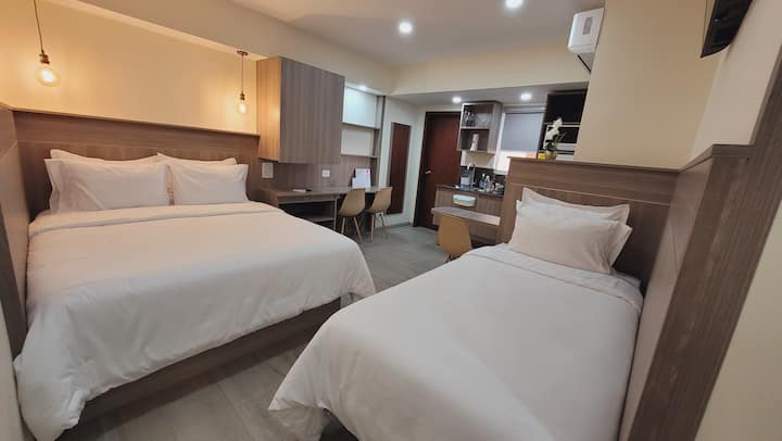 1 Detrás Del Hyper Jumbo Con Planta Eléctrica - Venezuela