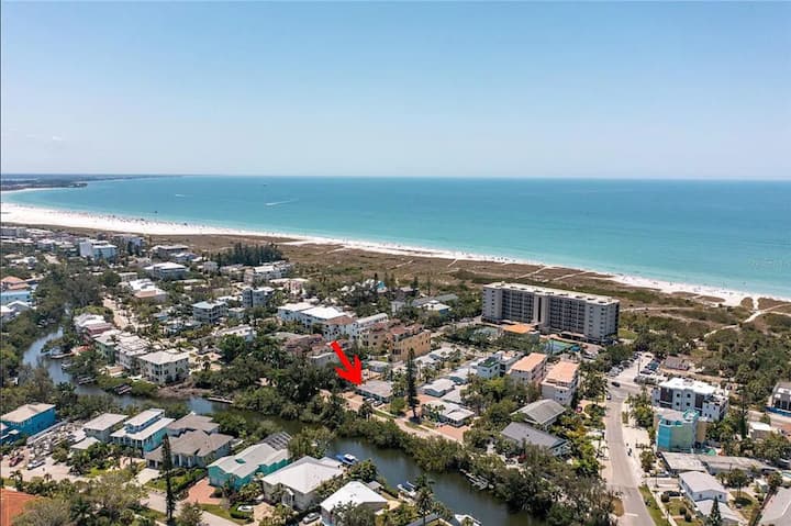 Lil' Kahuna Siesta Retreat - Siesta Key, FL