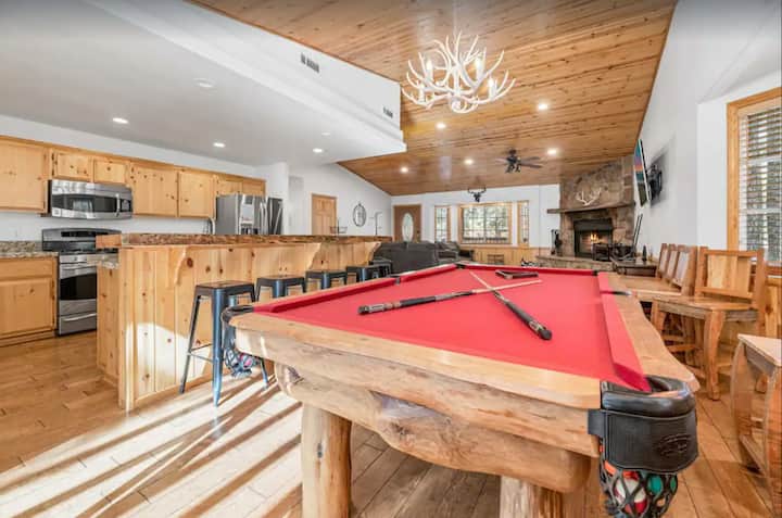 Gorgeous, Central And Spacious Cabin - Big Bear, CA