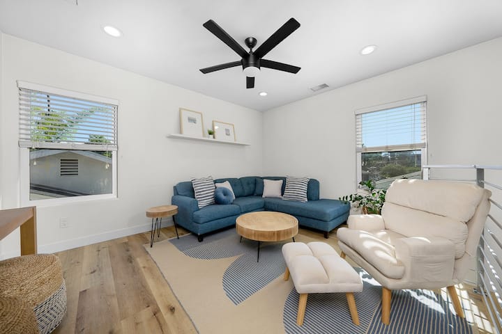 Private, Modern & Walkable Hillcrest - Castle Avenue – San Diego
