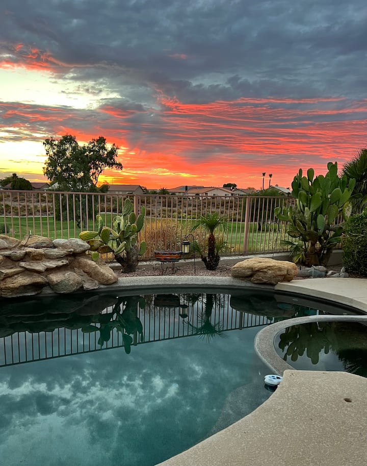 5 Star Surprise Az Getaway With Golf And Pool - Sun City, AZ