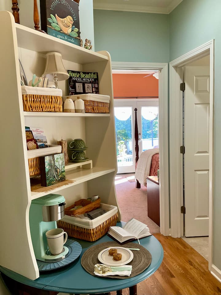 Garden & Gallery - Spa Suite - Murfreesboro, TN