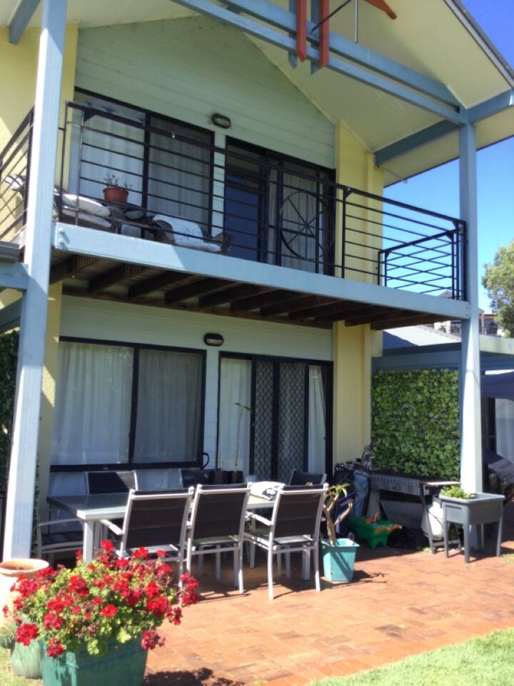Luxury Two Storey Golf Townhouse Villa - Anna Bay