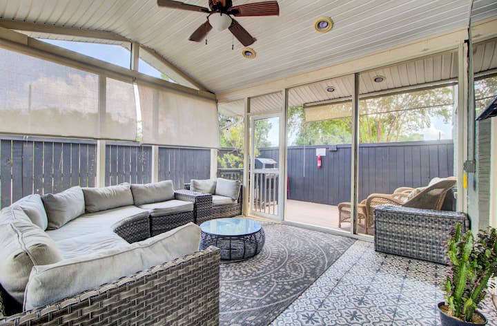 Patio Oasis, Grill &Chill, Firepit, Stroll To Bars - Charleston, SC