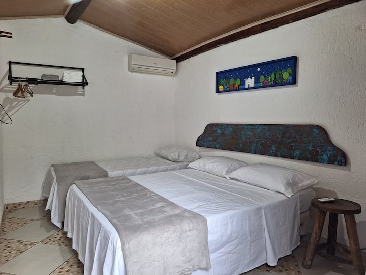 Suíte Em Bar Cervejaria Arraial - Quarto 3. - Porto Seguro