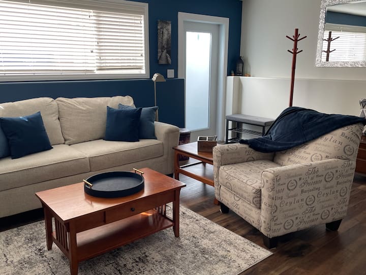 T-lee’s Airbnb - Medicine Hat