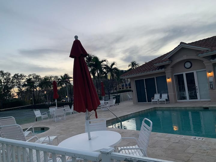 3 Bed 2 Bath Condo In Club Marco - Marco Island, FL