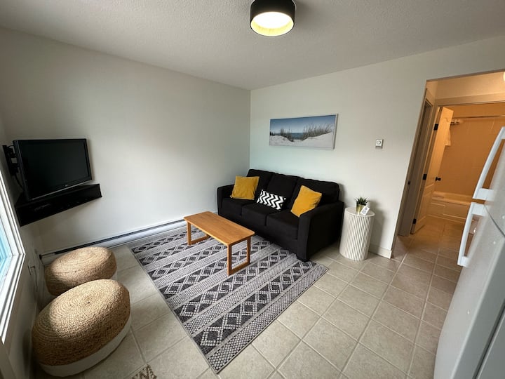 Deluxe Suite With Full Kitchen - Penticton
