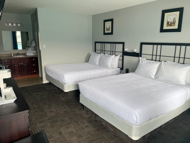 2 Queens With Kitchenette - Penticton