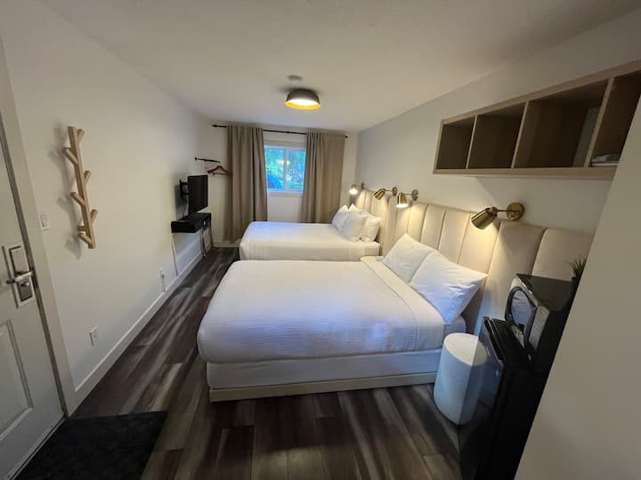Queen & Double With Kitchenette - Penticton
