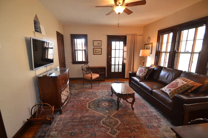 E-3 Furnished 1 Br 2nd Flr Apt Mt Lookout - Cincinnati, OH