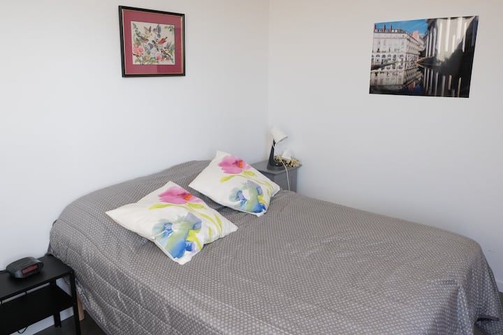Chambre Avec Petit Déjeuner, Salle D’eau Privée - Saint-Herblain