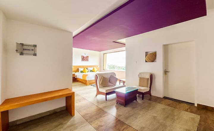 Saffron Suite With Balcony - Kerala