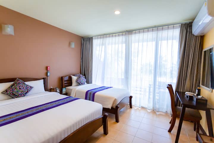 Seaview Twin Room Talaysai Hotel At Chumphon - Chumphon