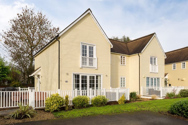Bourton House Windrush Lake - コッツウォルズ